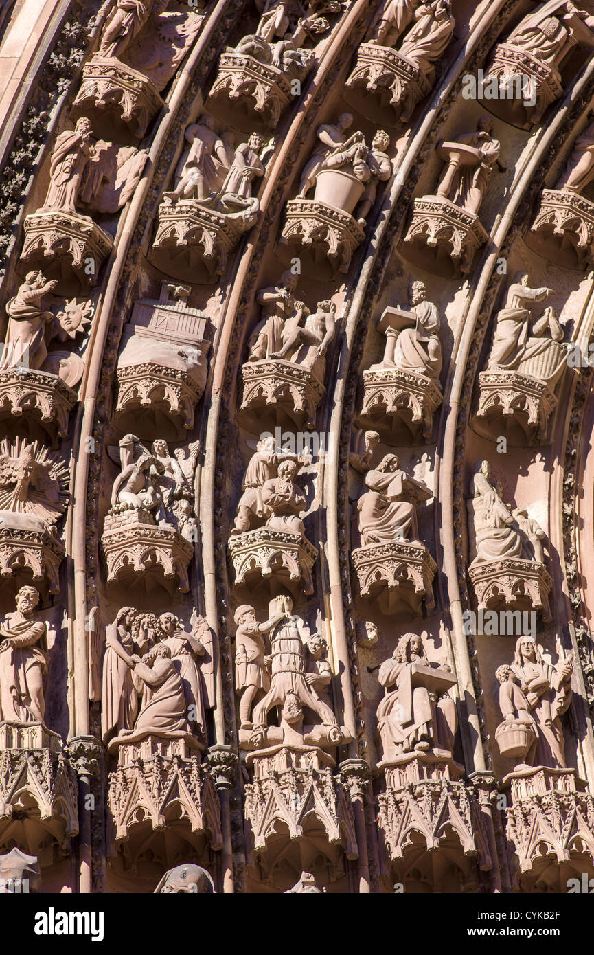 Jamb statues hi-res stock photography and images - Alamy