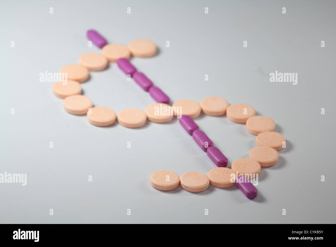 Pill dollar sign hi-res stock photography and images - Alamy
