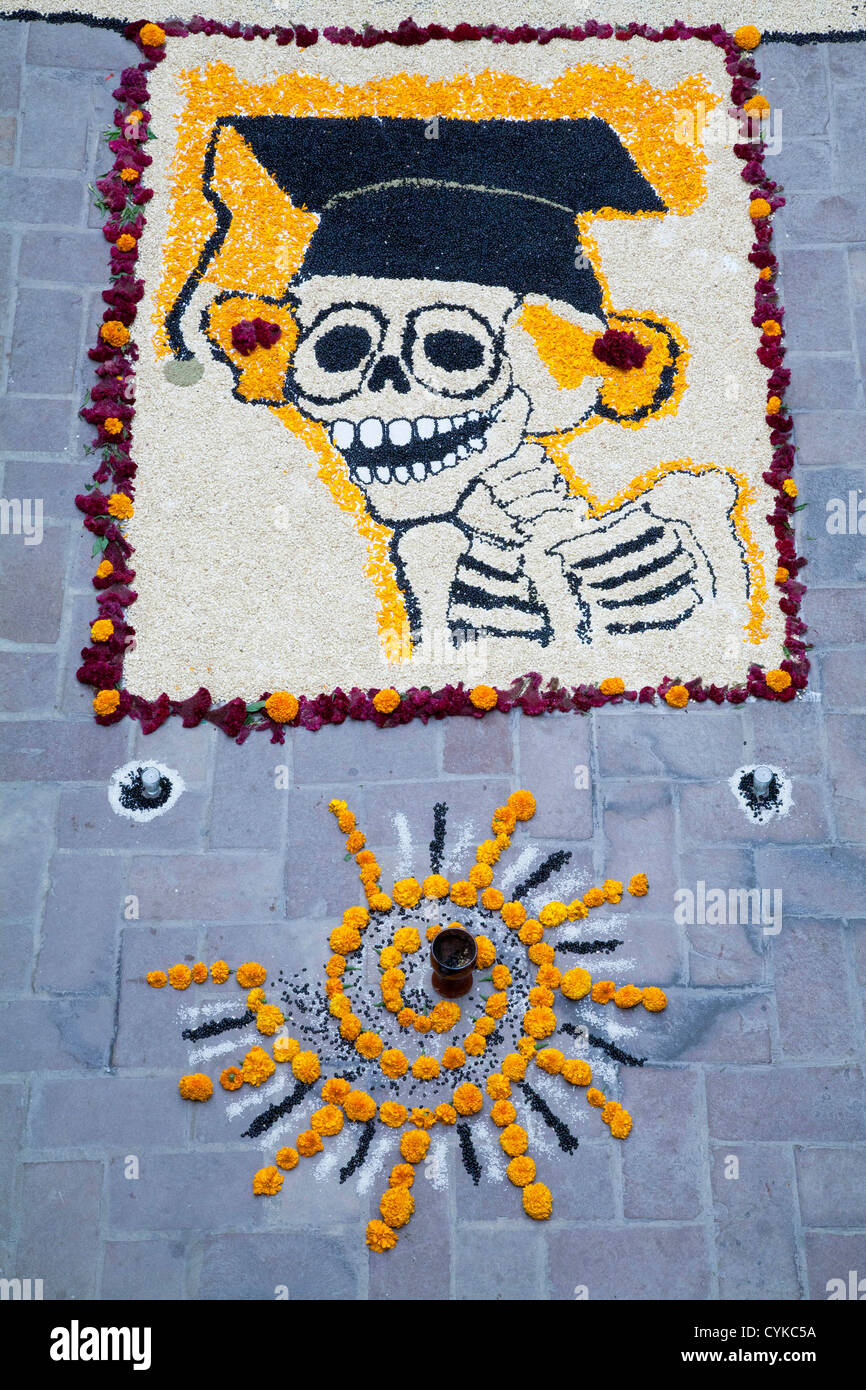 Mexico, San Miguel de Allende, courtyard of Universidad de Leon ...
