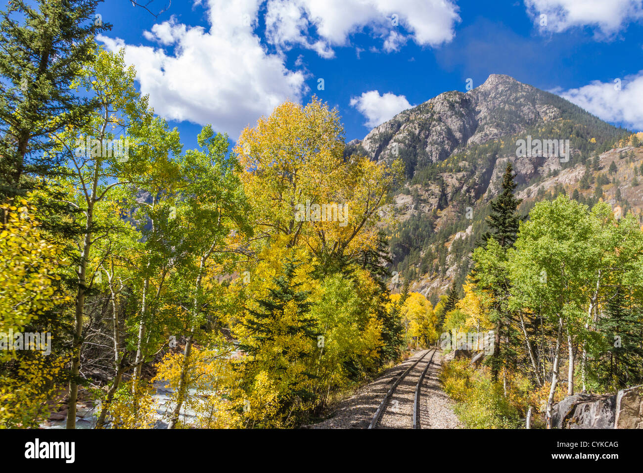 Autumn color along railroad hi-res stock photography and images - Alamy