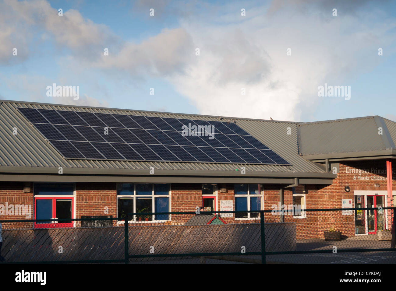 Solar panels roof school hi-res stock photography and images - Alamy