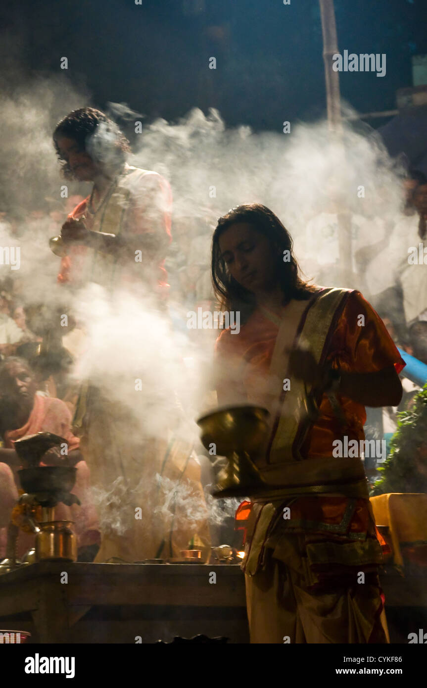 Ganga aarti varanasi hi-res stock photography and images - Alamy