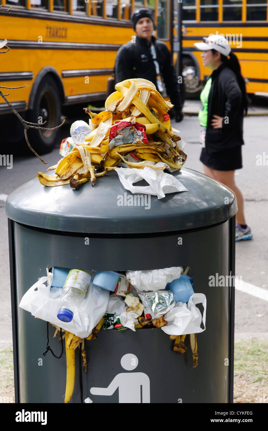 Filled trash can hi-res stock photography and images - Alamy