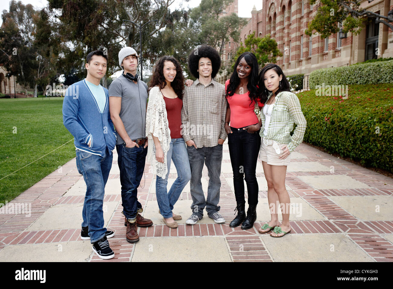 College students hi-res stock photography and images - Alamy