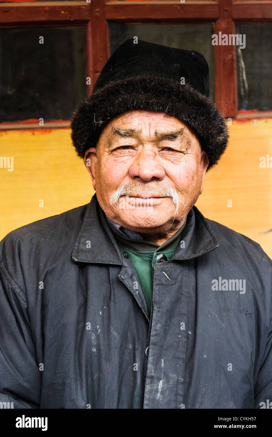 Portrait of old Uyghar man. Kashgar, Xinjiang, China Stock Photo - Alamy
