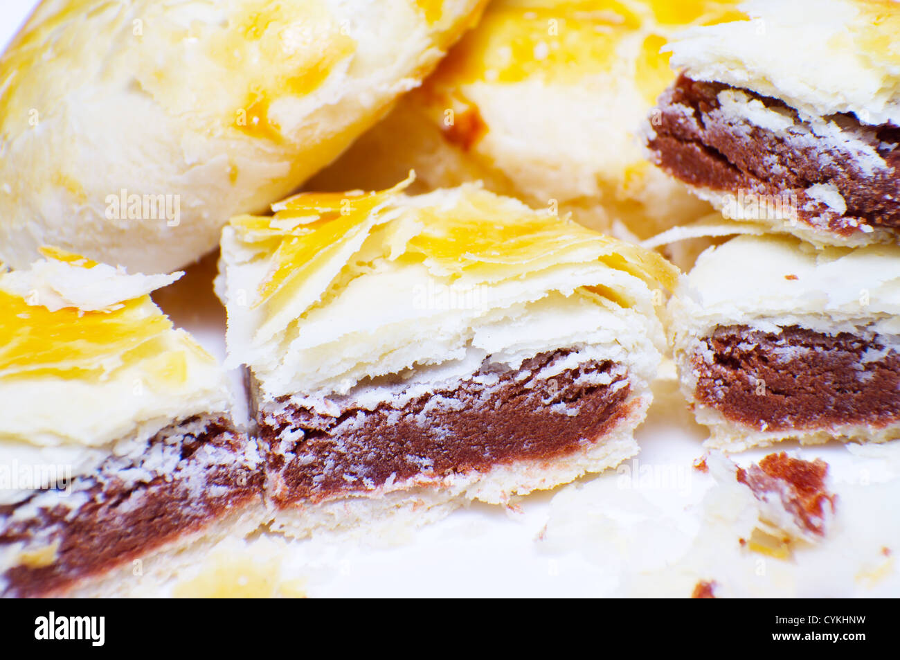 Red bean paste mooncake hi-res stock photography and images - Alamy