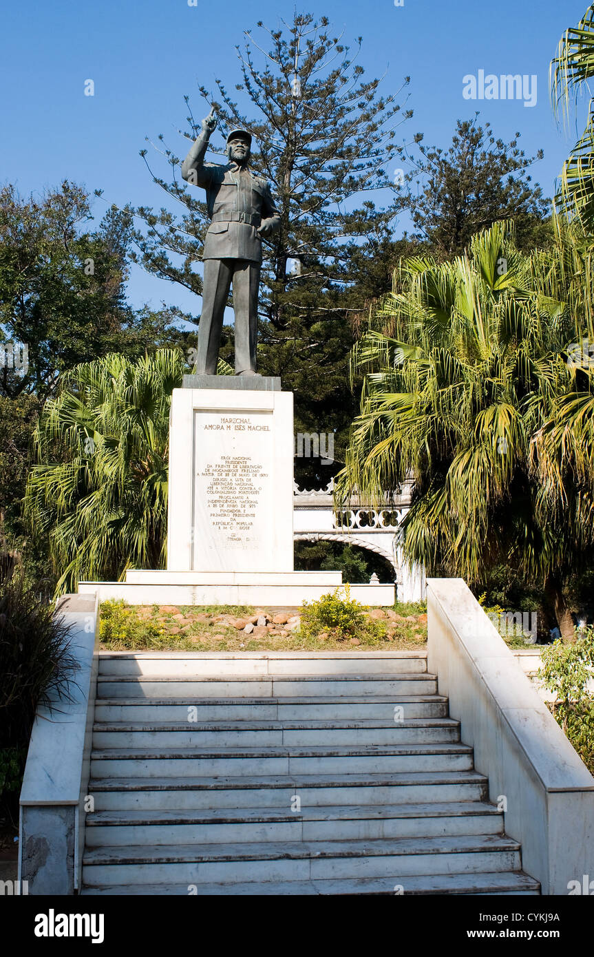 Samora Machel Statue, botanic gardens, maputo, mozambique Stock Photo ...