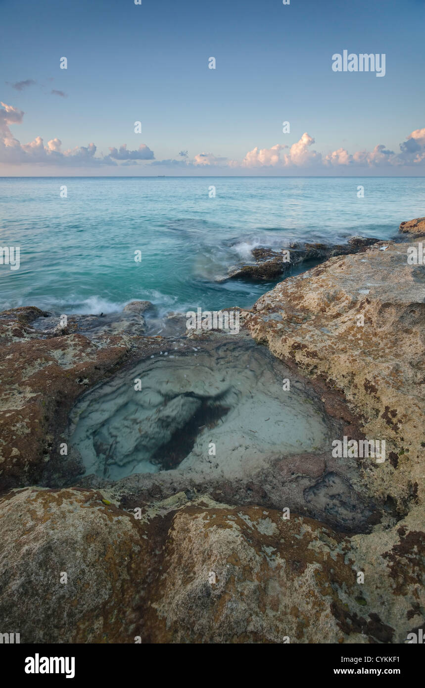 Caribbean sea water rocks hi-res stock photography and images - Alamy