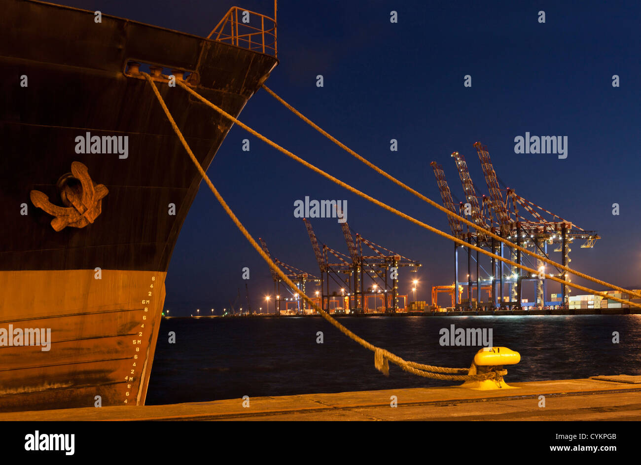 Container ship docked port night hi-res stock photography and images ...