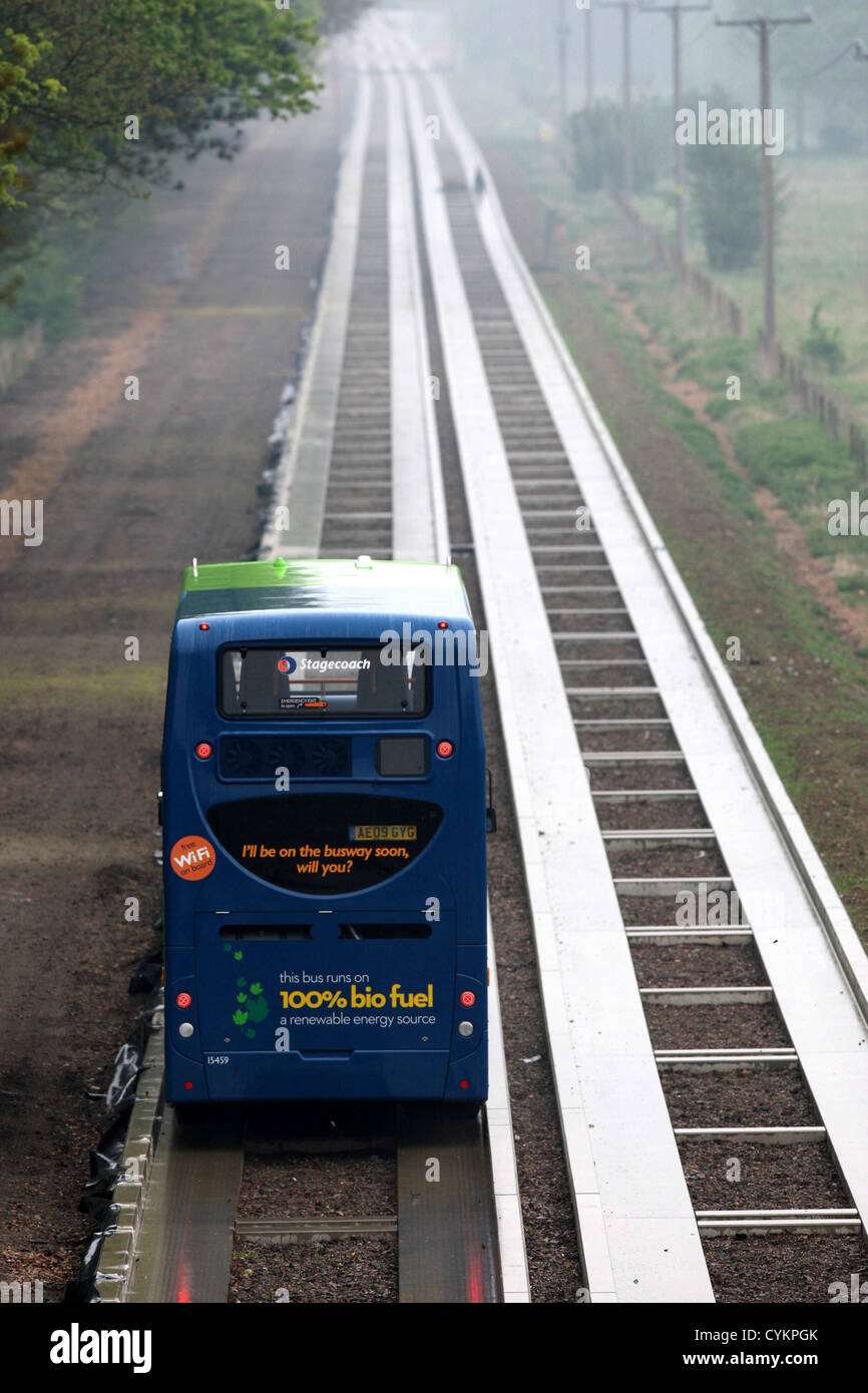 GUIDED BUSWAY IN CAMBRIDGE,ENGLAND Stock Photo - Alamy