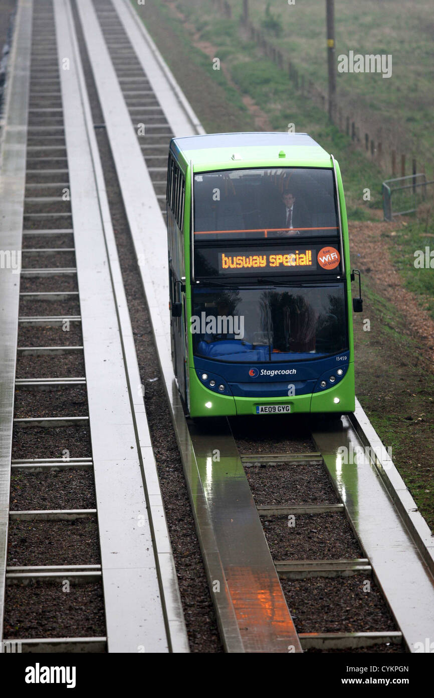 GUIDED BUSWAY IN CAMBRIDGE,ENGLAND Stock Photo - Alamy