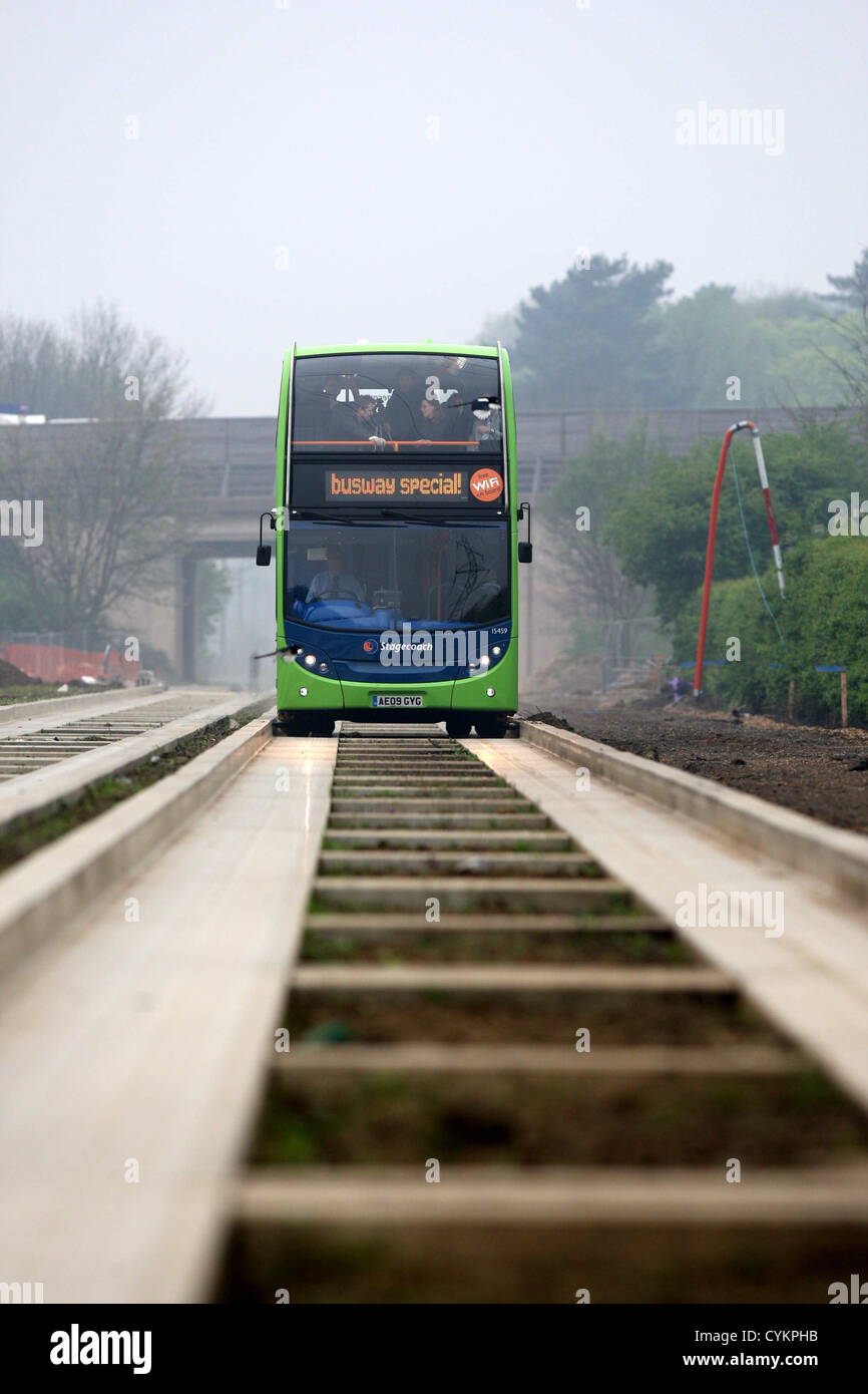 GUIDED BUSWAY IN CAMBRIDGE,ENGLAND Stock Photo - Alamy