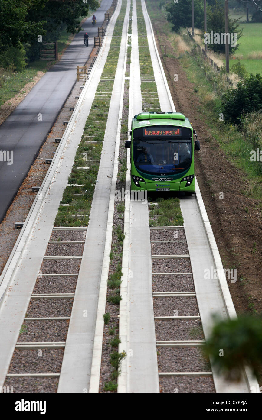 GUIDED BUSWAY IN CAMBRIDGE,ENGLAND Stock Photo - Alamy