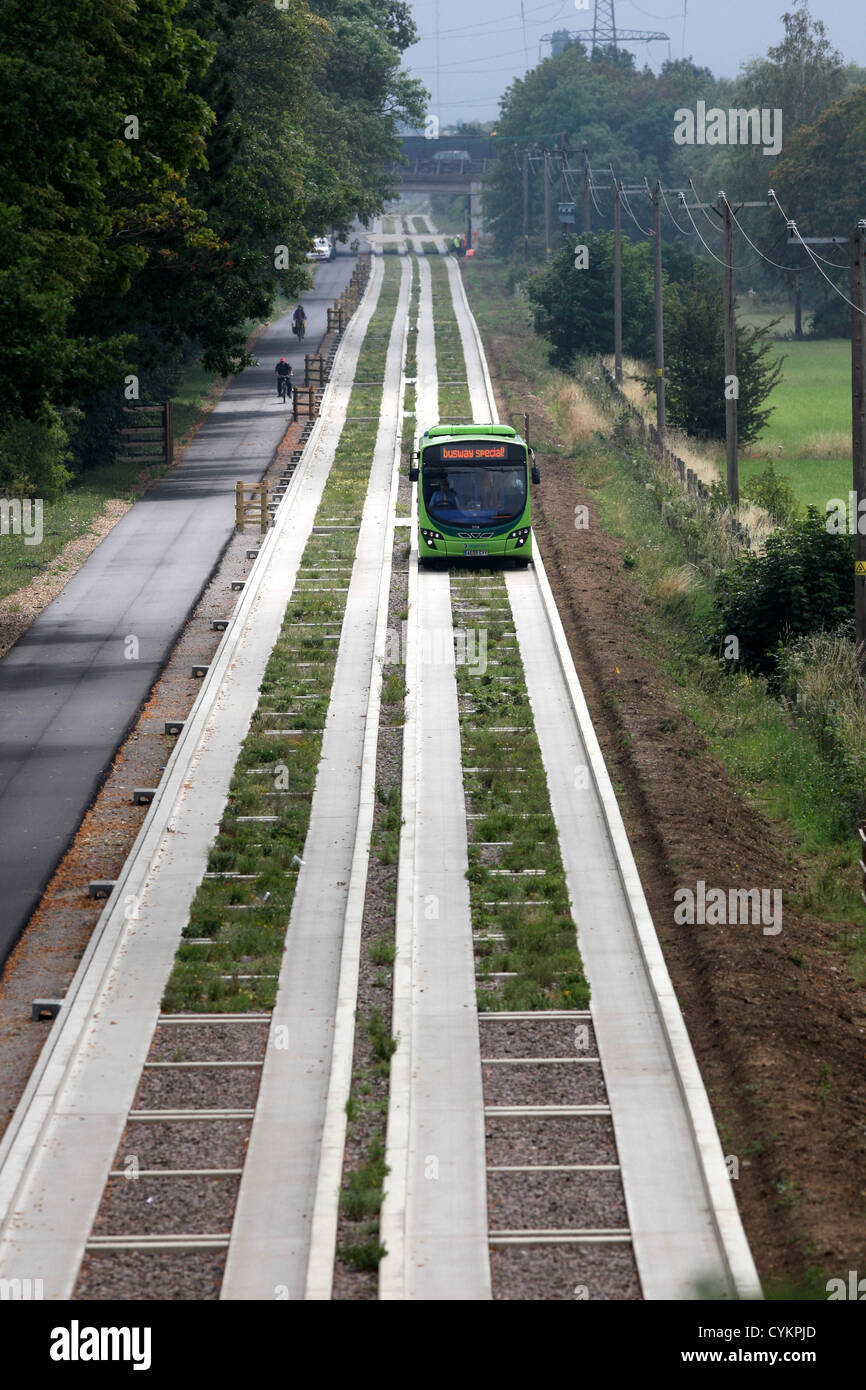 GUIDED BUSWAY IN CAMBRIDGE,ENGLAND Stock Photo - Alamy