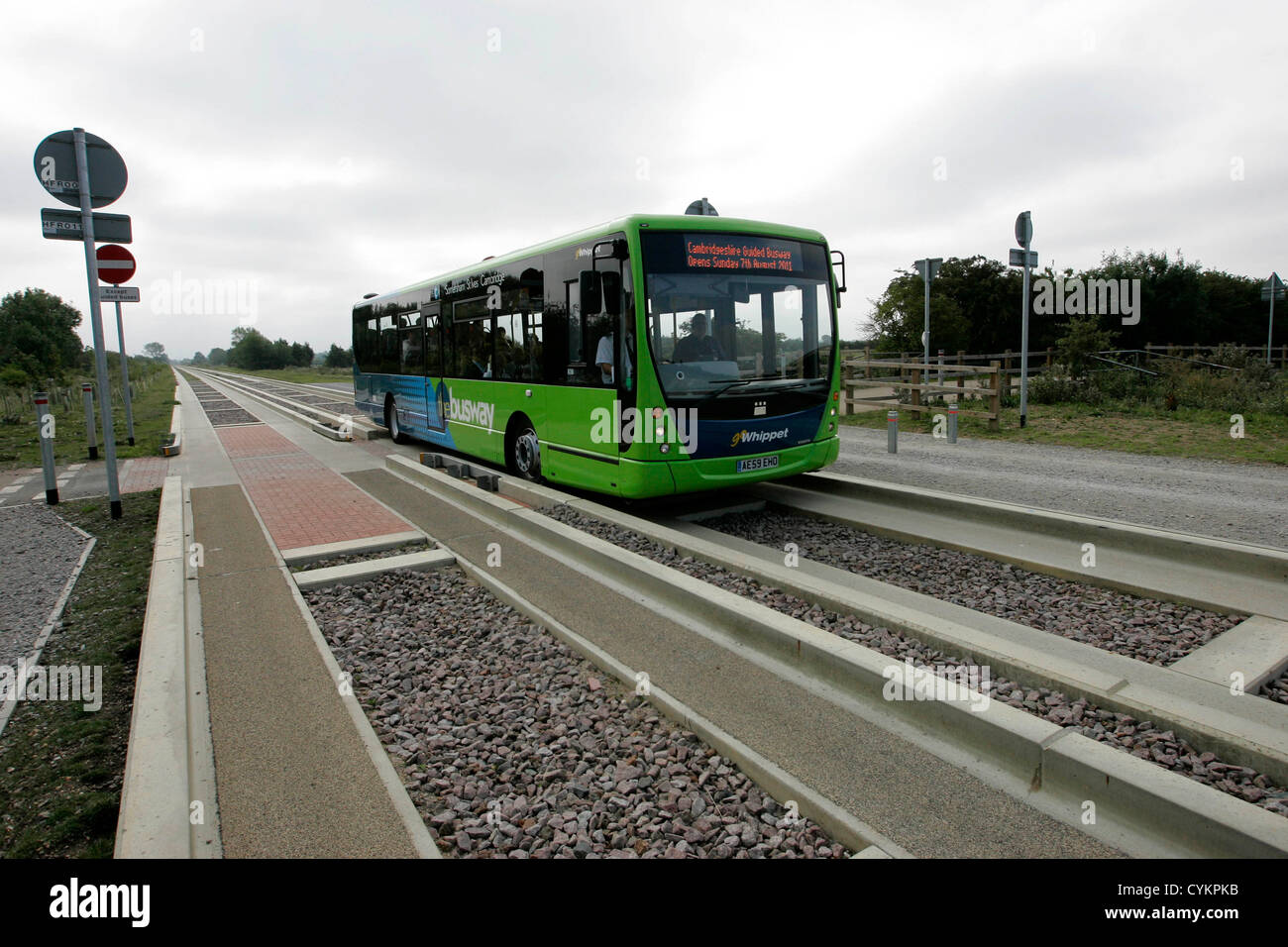 GUIDED BUSWAY IN CAMBRIDGE,ENGLAND Stock Photo - Alamy