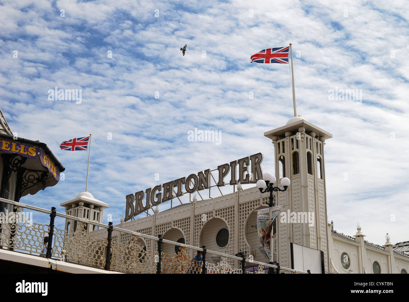 Entrance brighton pier hi-res stock photography and images - Alamy