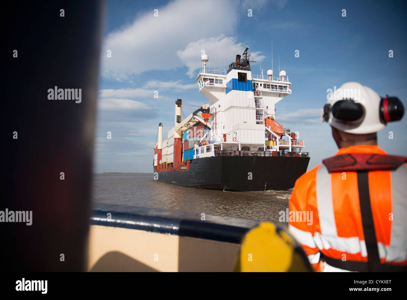 Ship tug boat hi-res stock photography and images - Alamy