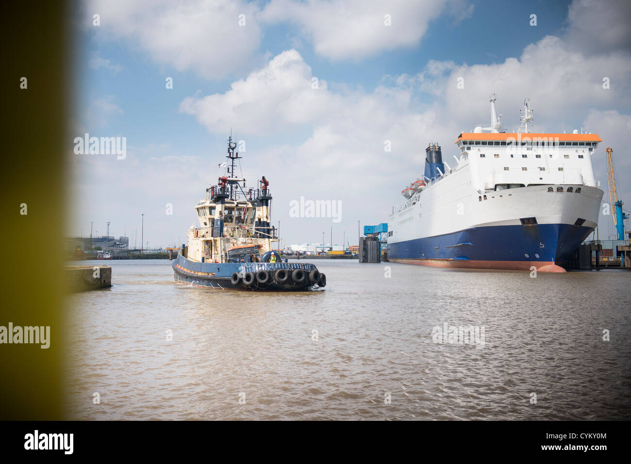 Commercial tugboat hi-res stock photography and images - Alamy