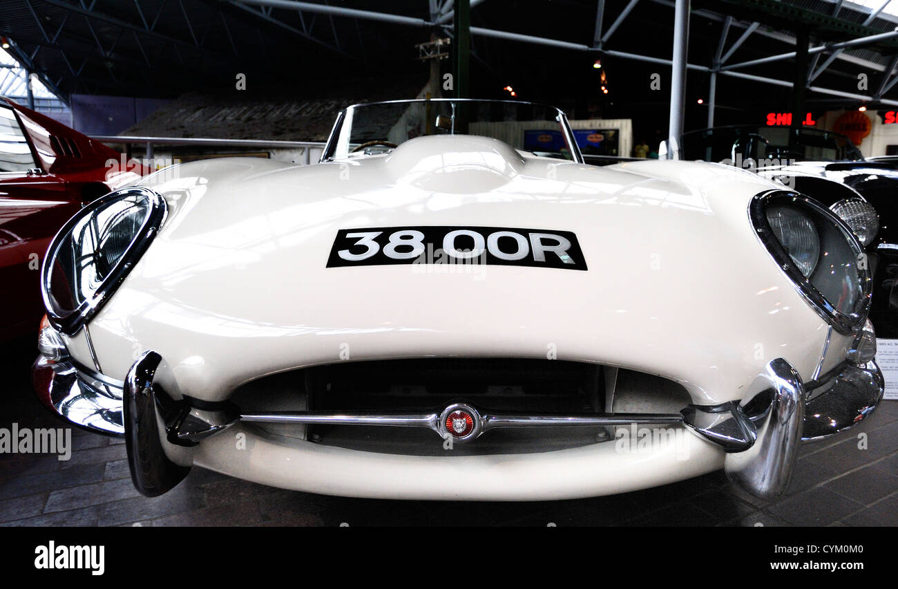 White e type jaguar hi-res stock photography and images - Alamy