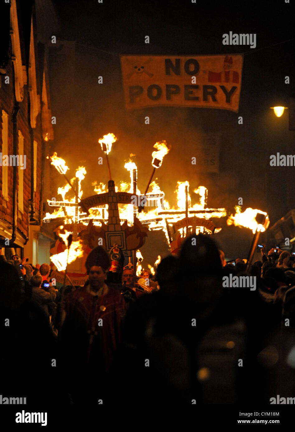 November 5th hi-res stock photography and images - Alamy