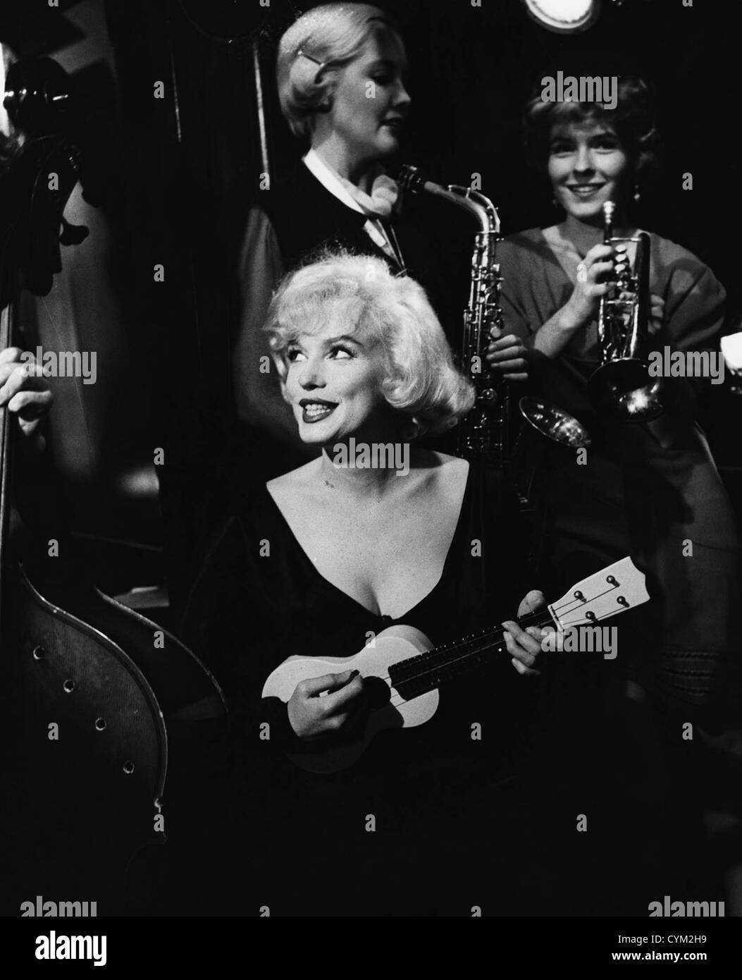 Marilyn monroe some like it hot hi-res stock photography and images - Alamy