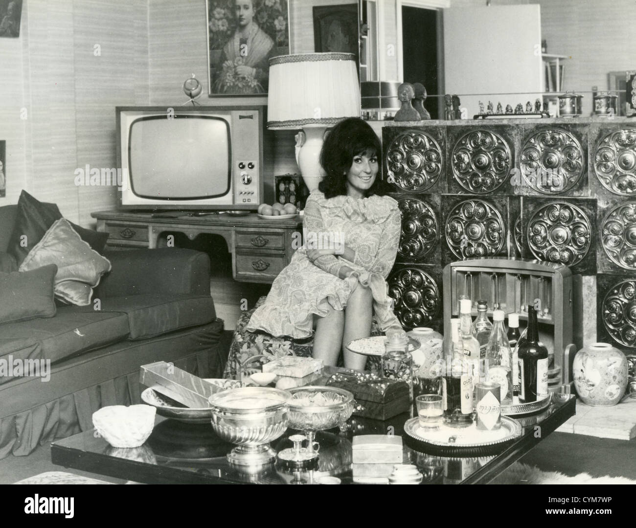 ALMA COGAN (1932-1966) UK pop singer about 1960 Stock Photo - Alamy