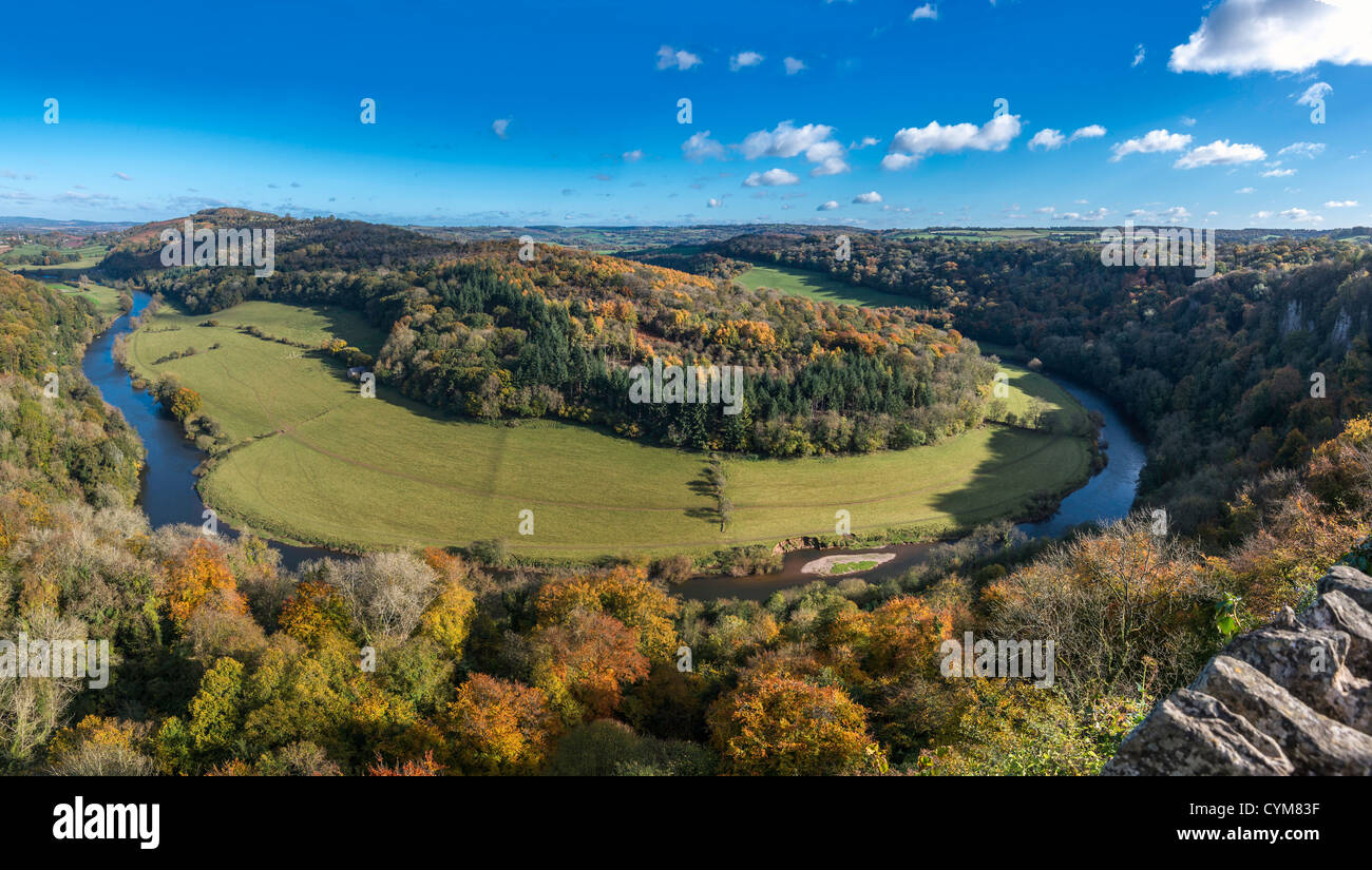 VIEW OF RIVER WYE FROM SYMONDS YAT ROCK VIEWPOINT SHOWING CURVE IN ...