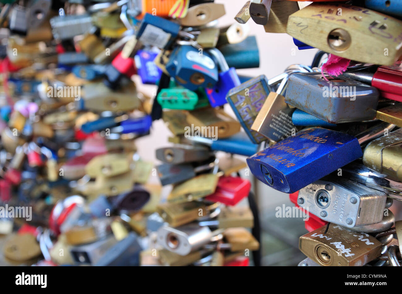Padlock bridge mala strana hi-res stock photography and images - Alamy