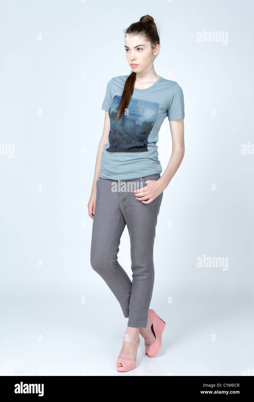 Full length fashion hi-res stock photography and images - Alamy