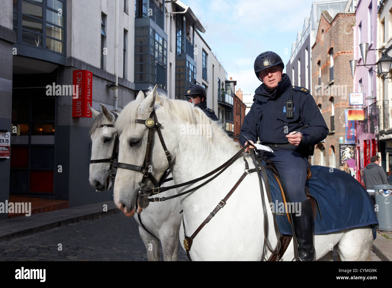 garda siochana mounted police on horseback in temple bar dublin ... garda siochana mounted police on horseback in temple bar dublin ...