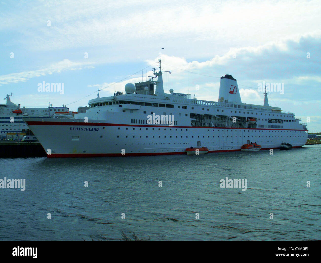 Container ship pilot vessels hi-res stock photography and images - Alamy