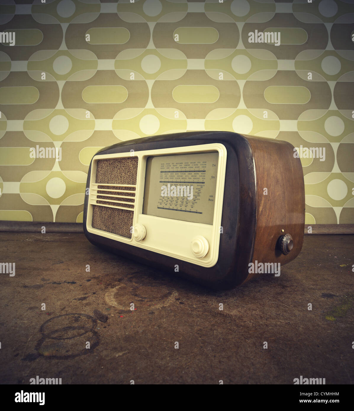 antique radio on vintage background Stock Photo - Alamy
