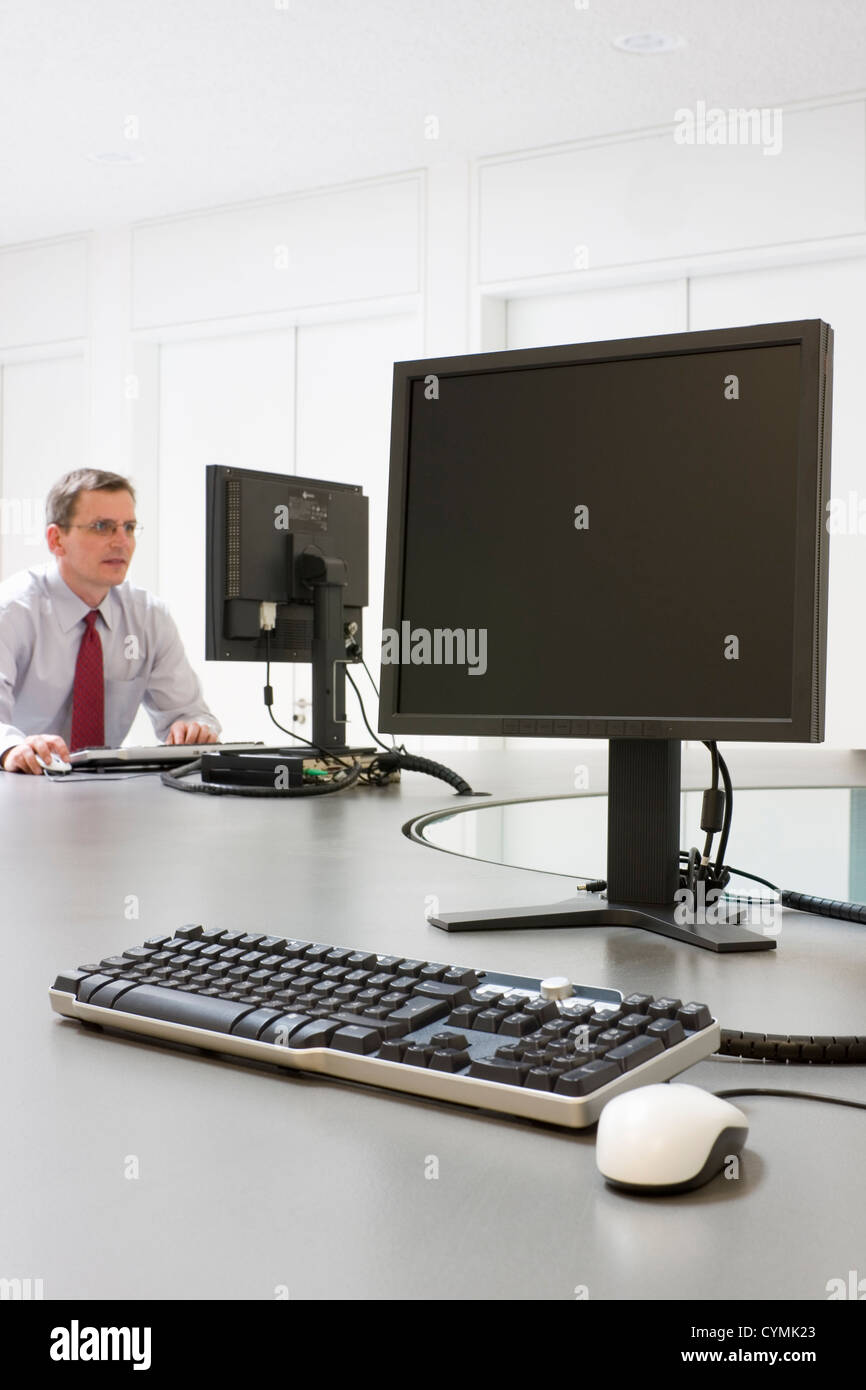Focus on screen hi-res stock photography and images - Alamy