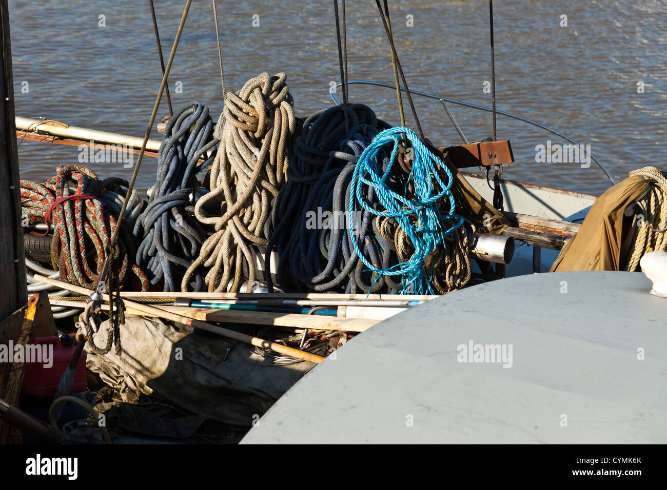 Anchor ropes hi-res stock photography and images - Alamy