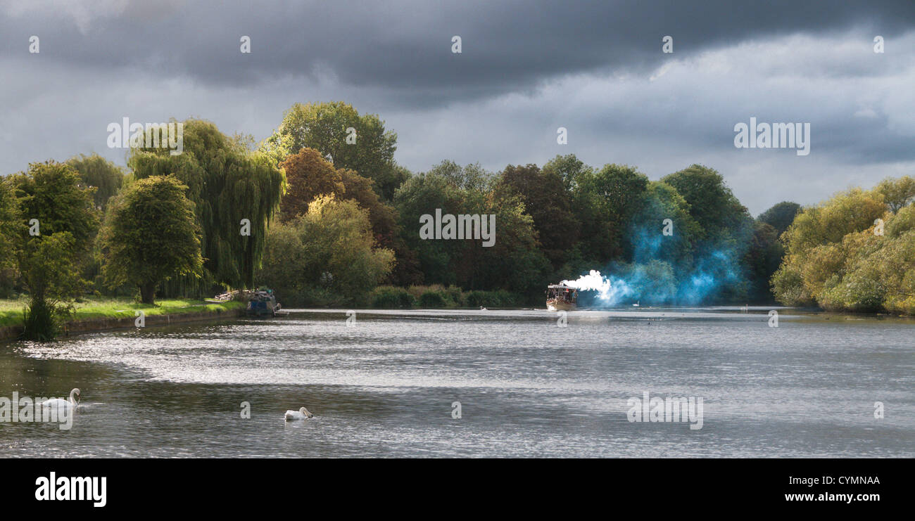 Steam launch on river Thames near Reading Stock Photo - Alamy