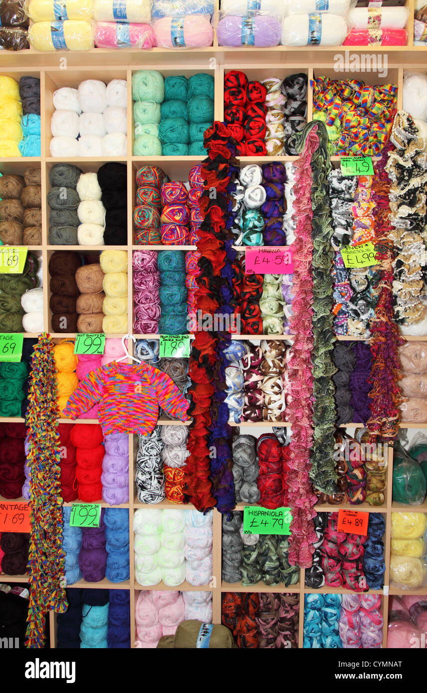 Shelves hi-res stock photography and images - Alamy