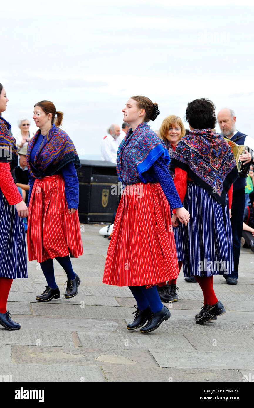 Whitby folk hi-res stock photography and images - Alamy