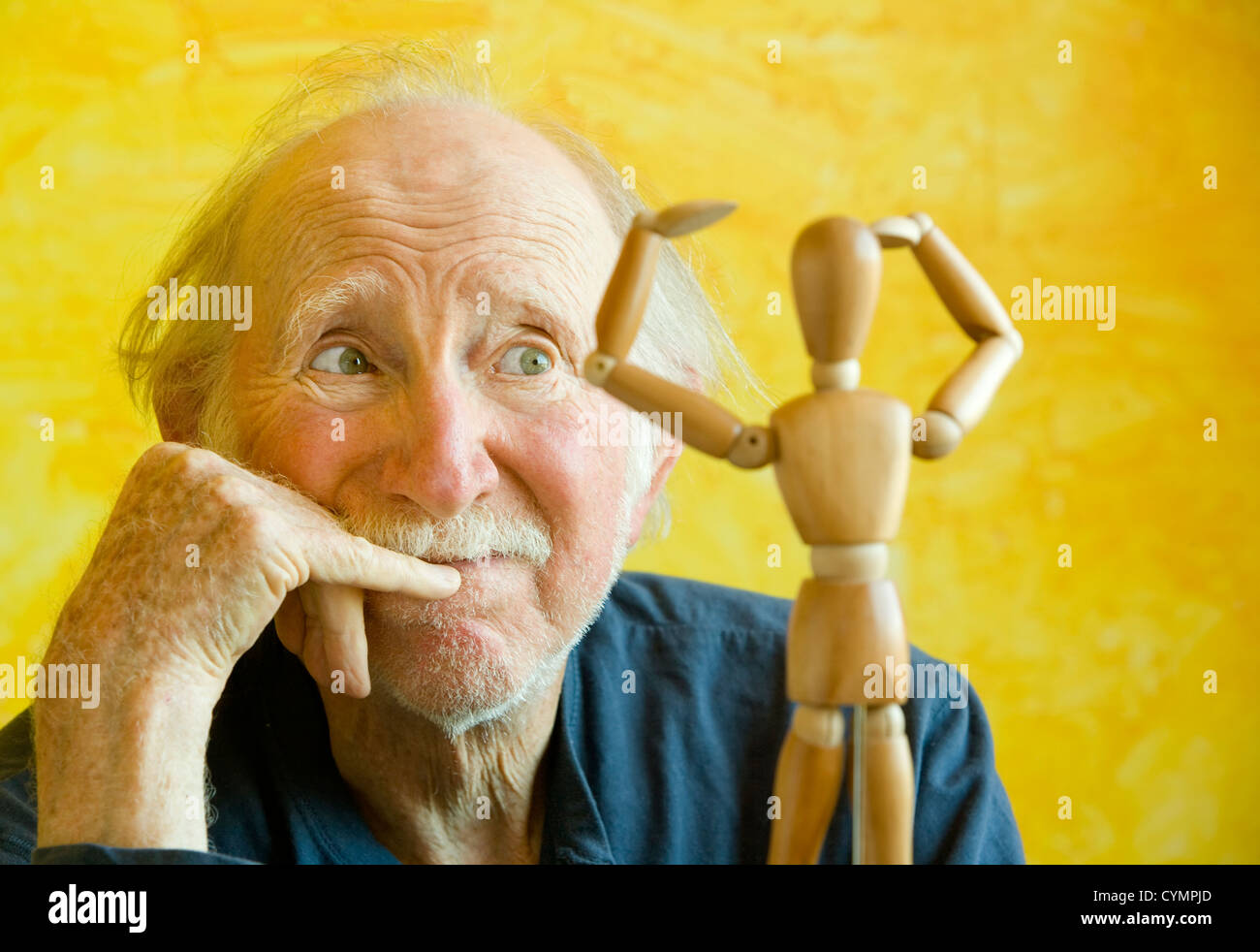Elderly figure hi-res stock photography and images - Alamy