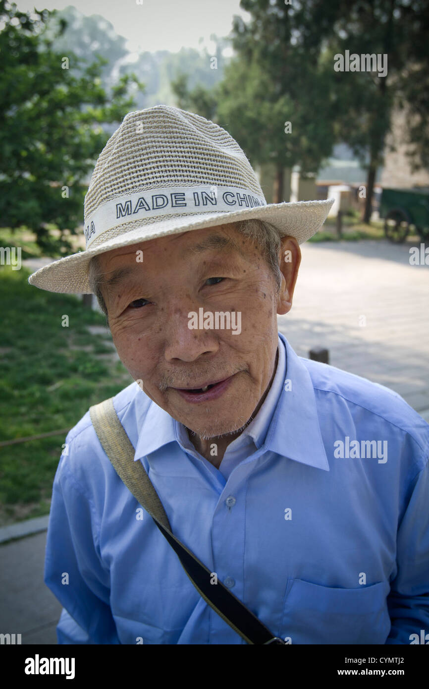 Made in china man writing hi-res stock photography and images - Alamy