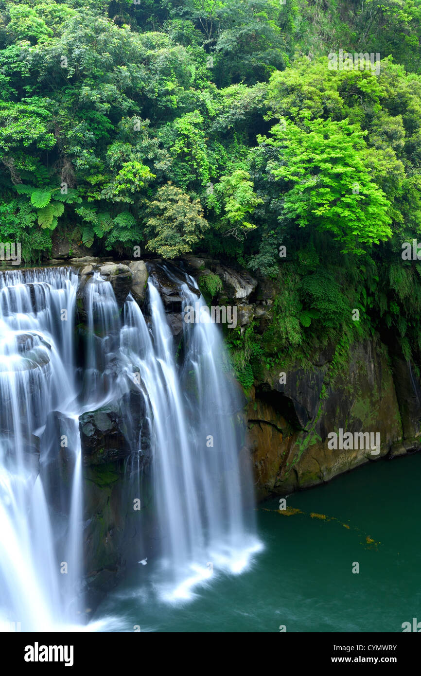 great waterfall in taiwan Stock Photo - Alamy