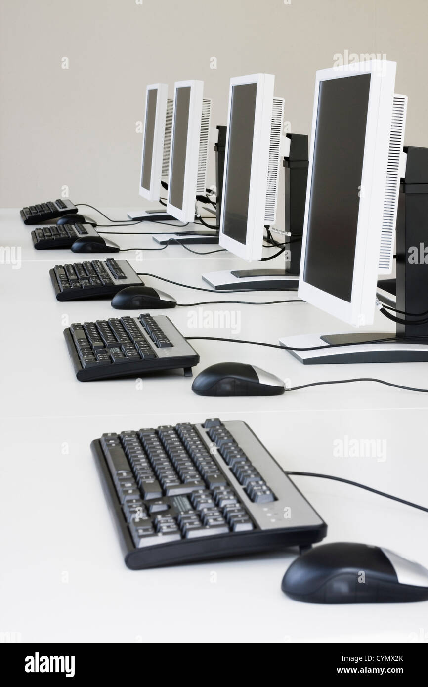 White computers hi-res stock photography and images - Alamy