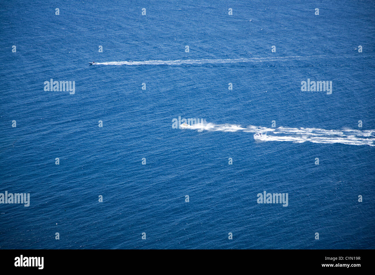 Ocean motor boat race hi-res stock photography and images - Alamy
