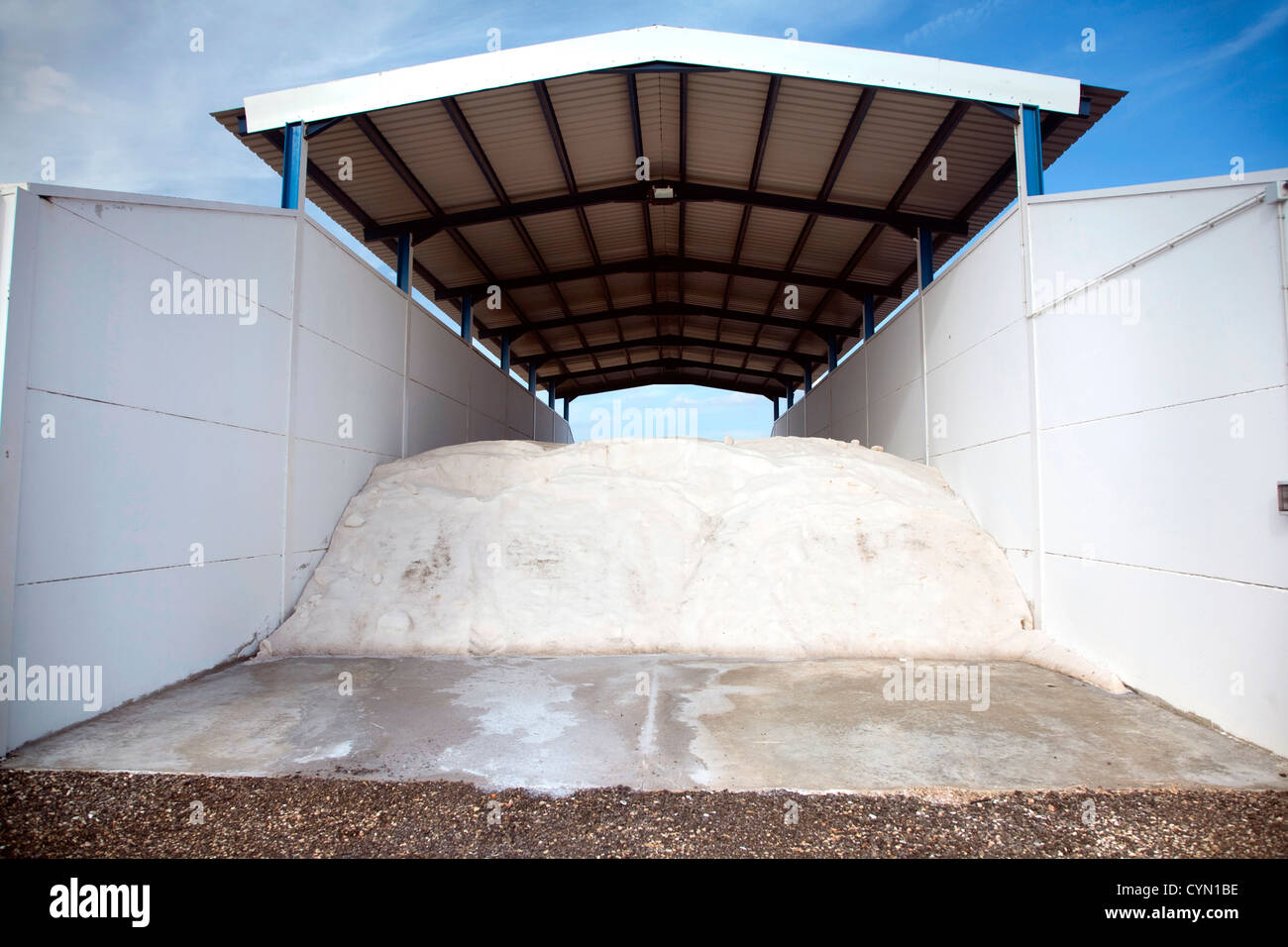 Clean tank hi-res stock photography and images - Alamy