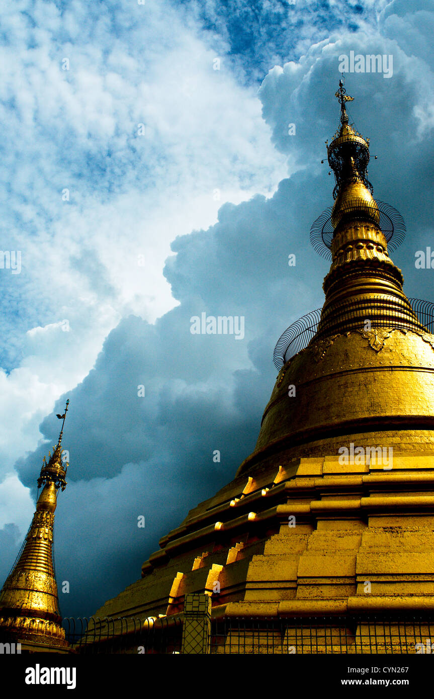 Botataung golden temple stupa hi-res stock photography and images - Alamy