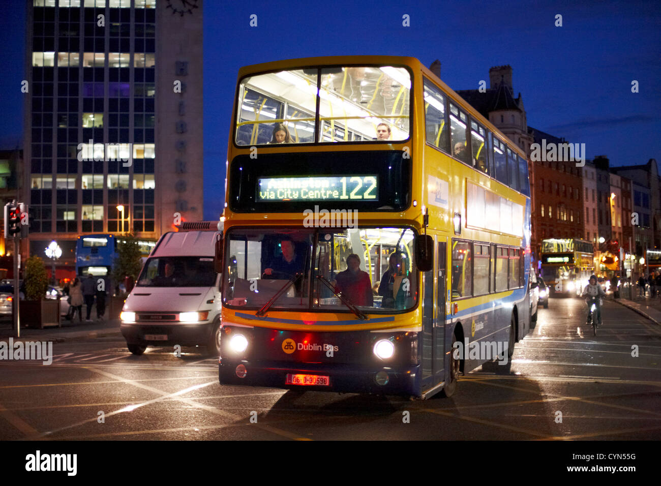 dublin bus crossing oconnell bridge dublin city centre at night ...