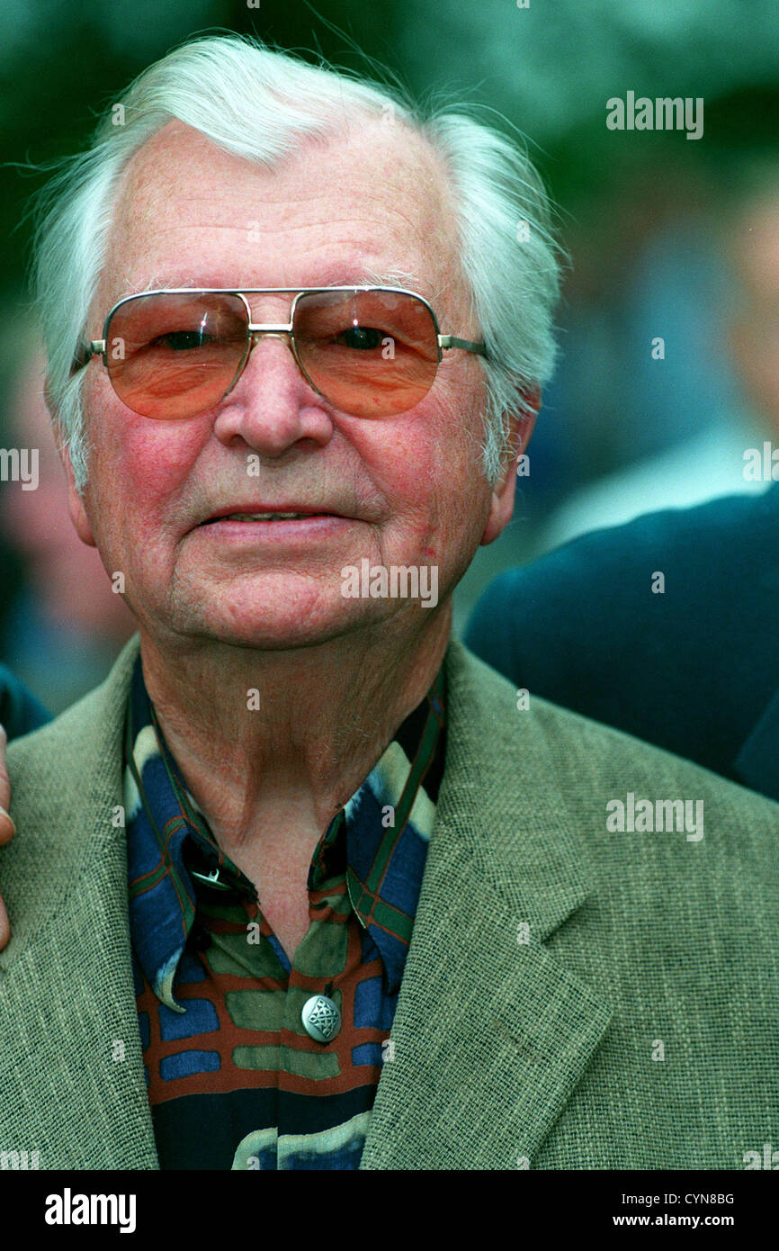 Dad's army clive dunn hi-res stock photography and images - Alamy