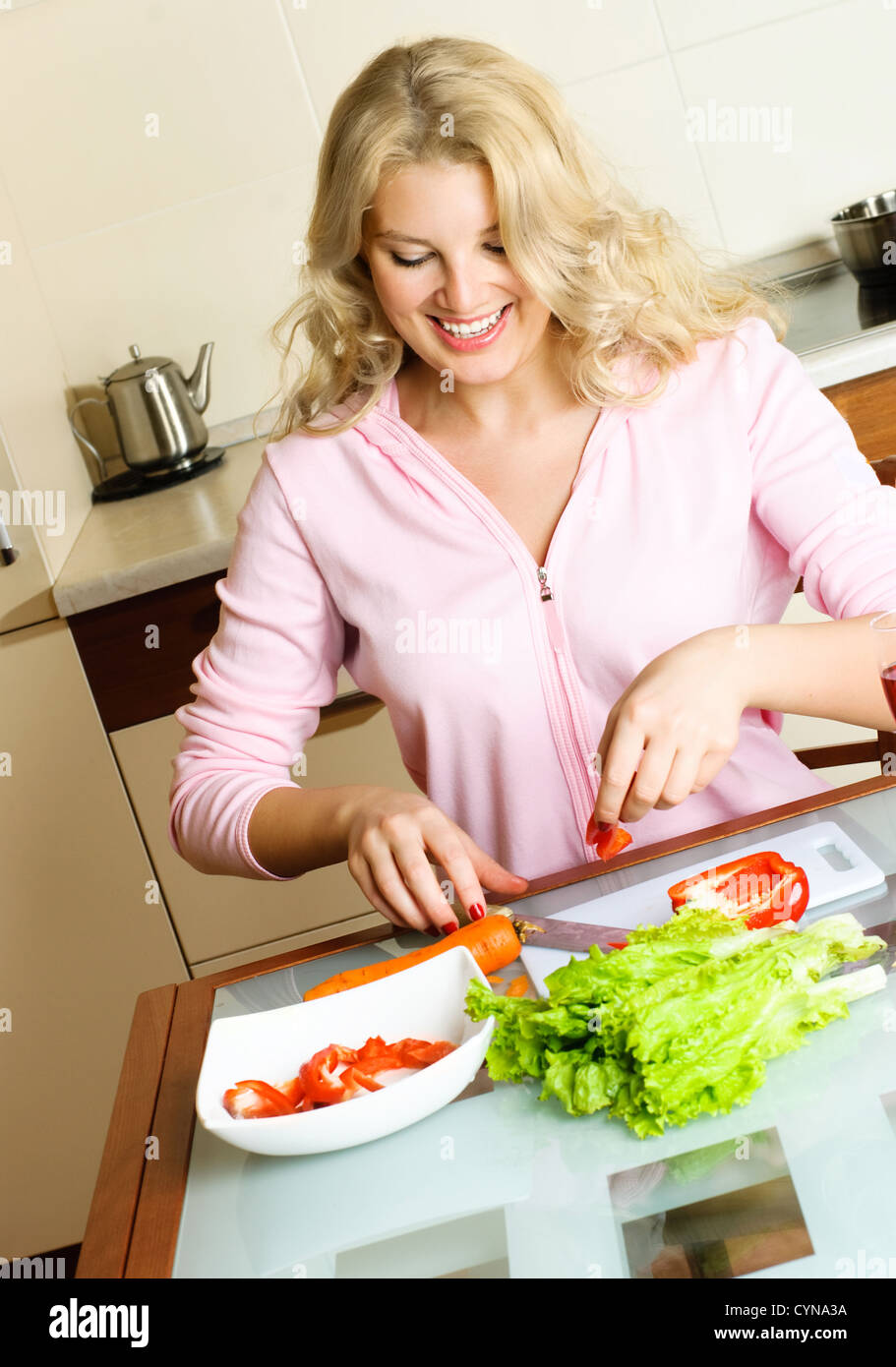 pretty girl cooking Stock Photo - Alamy
