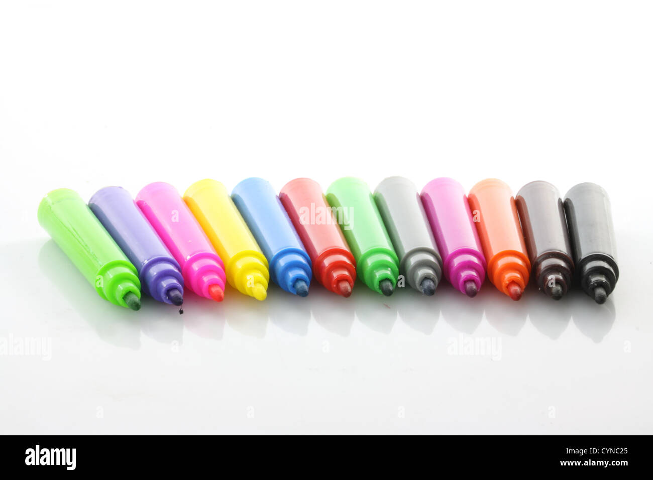 12 markers isolated on white background Stock Photo - Alamy