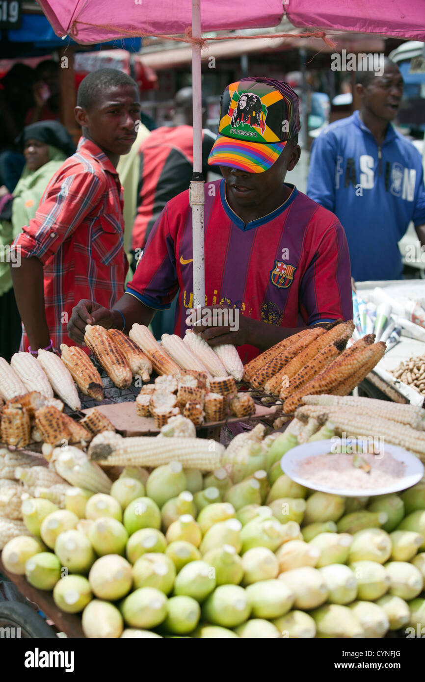 Food stall selling corn hi-res stock photography and images - Alamy