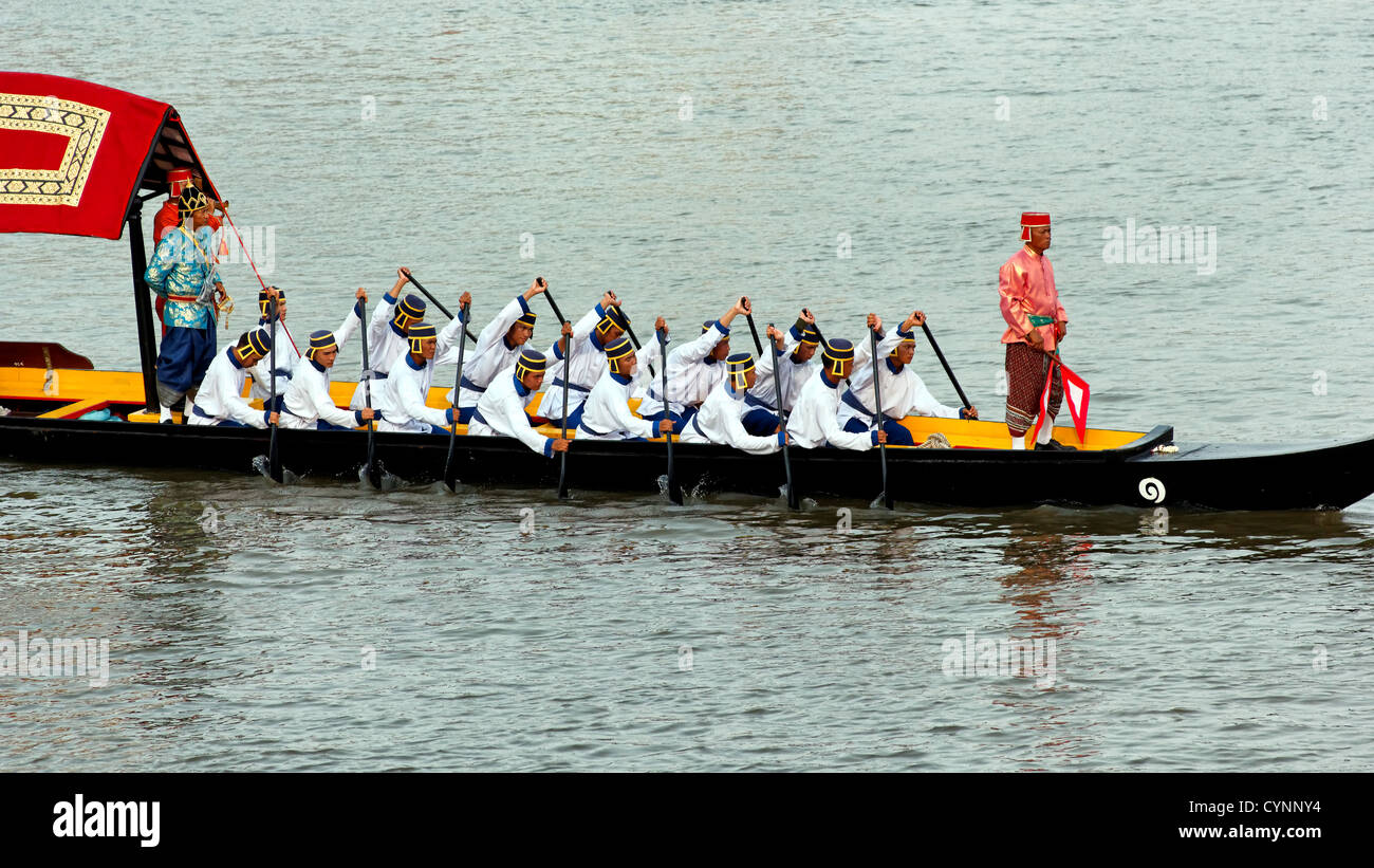 The Royal Barge Procession, Bangkok, Thailand 2012 Stock Photo - Alamy
